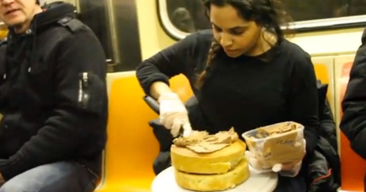 Watch a Woman Decorate a Cake on the Subway and Serve Slices to Passengers