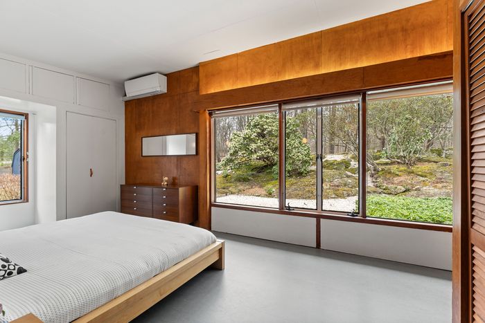 A Marcel Breuer Home in Croton-on-Hudson Is on the Market