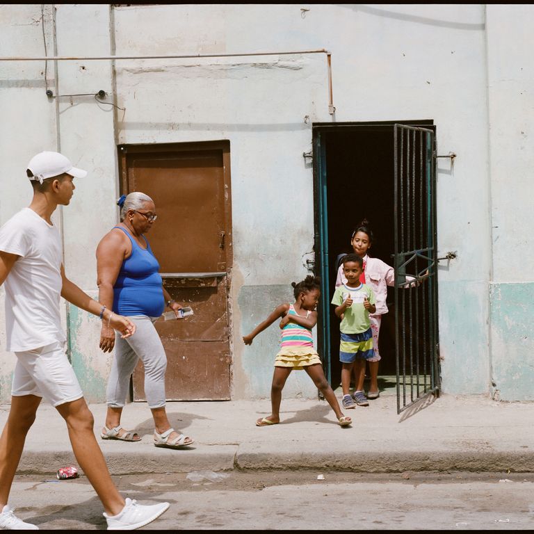 Photographer Amber Mahoney Captures Local Life in Cuba