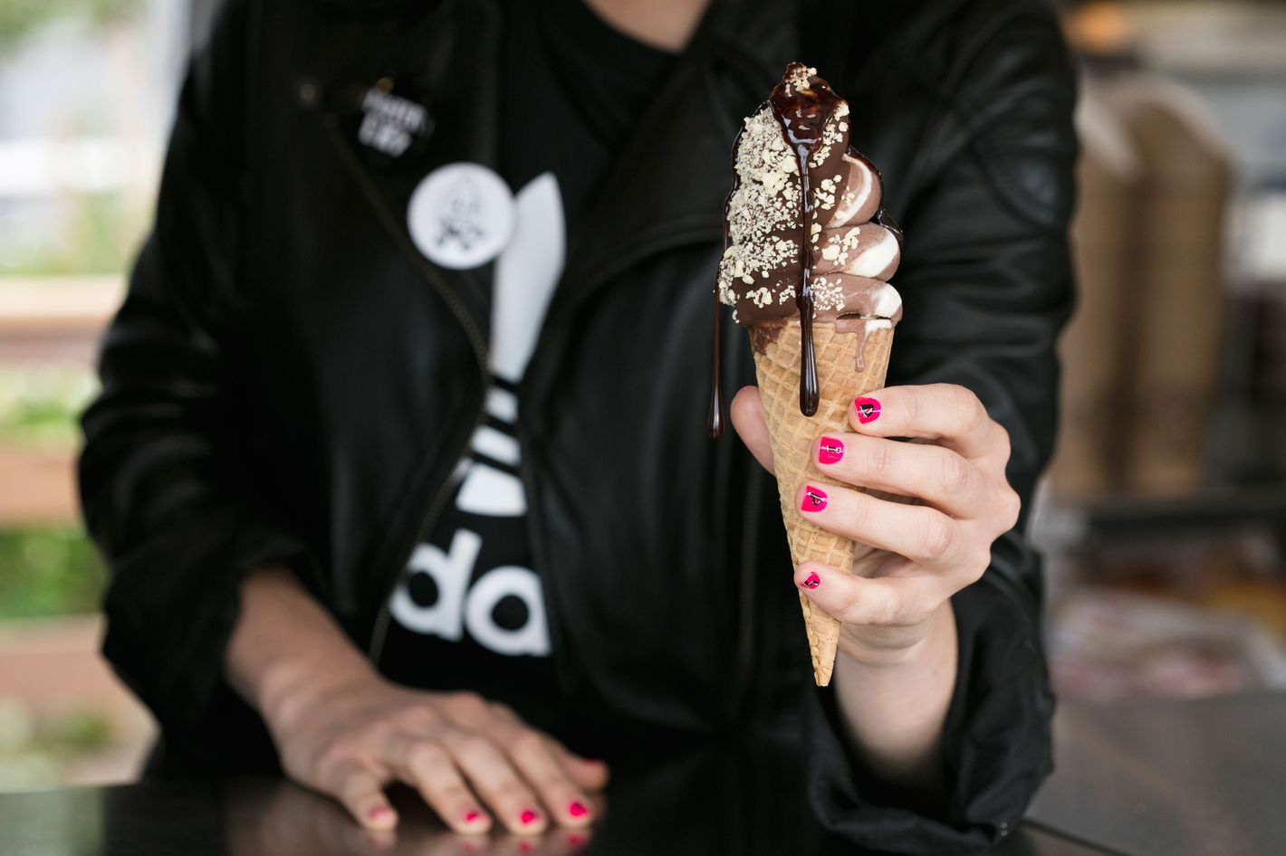 Andrew Carmellini Opens Mister Dips