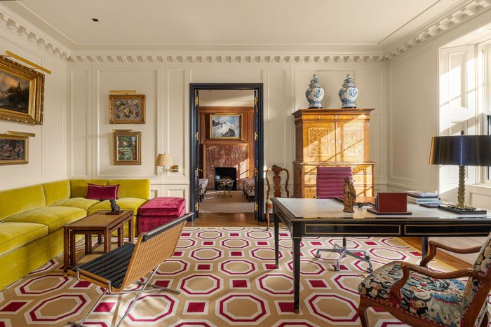 A Sutton Place Maisonette Designed by a Historian