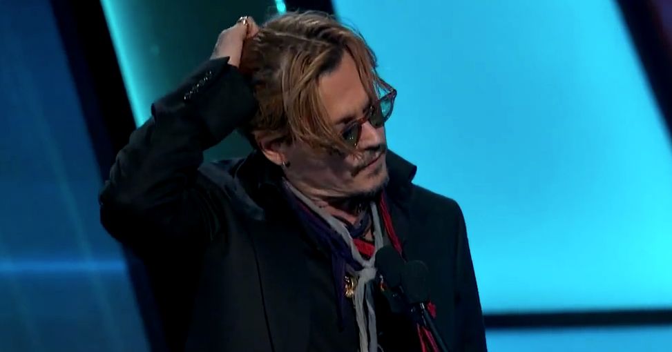 Johnny Depp Slurs His Way Through the Hollywood Film Awards