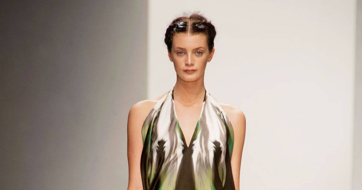 Sleeve-Scarves, Cosmic Prints, and Healers at Maria Grachvogel