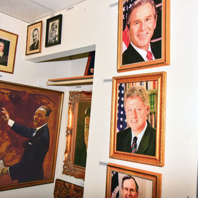 Photos: We Visited Saturday Night Live’s Set-Building Factory ...