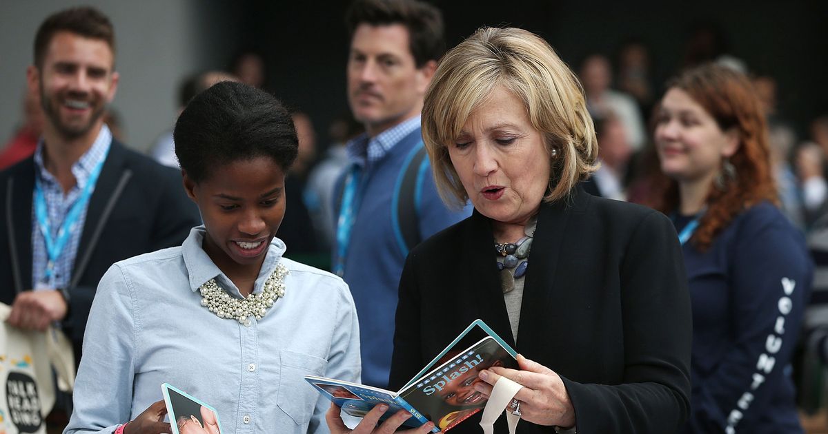 How the Clinton Foundation Is Giving Hillary a Headache