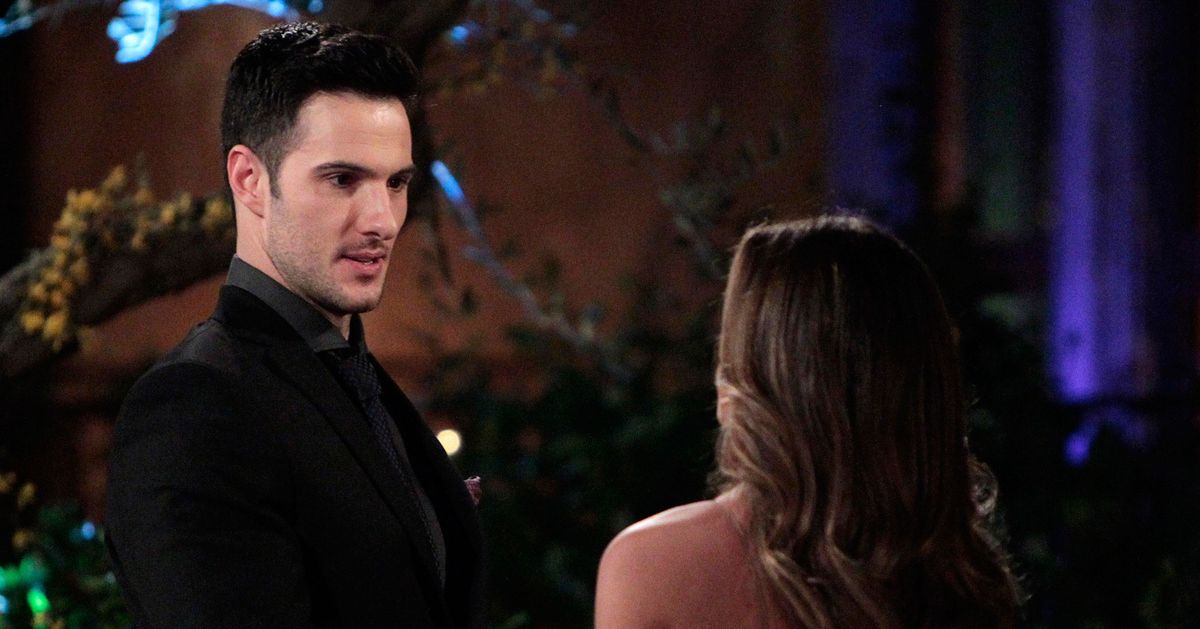 The Bachelorette’s Douche of the Week Is the Naked Guy Who Ruined a Meme