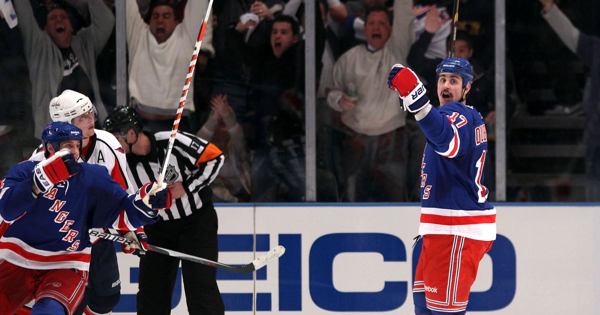 Brandon Dubinsky Saves the Season - TV - Vulture