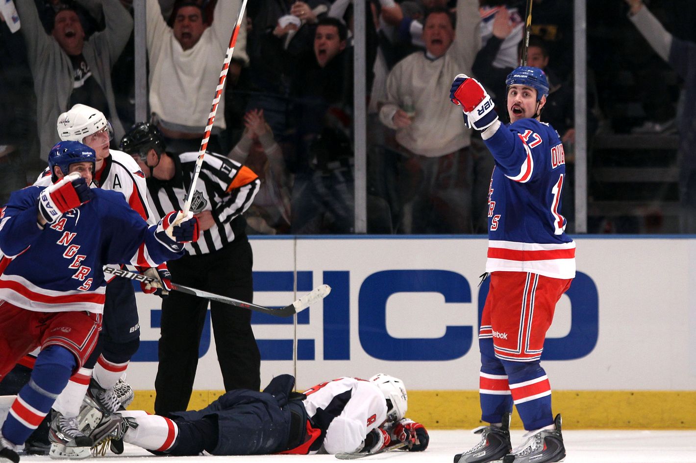 Brandon Dubinsky Saves the Season - TV - Vulture