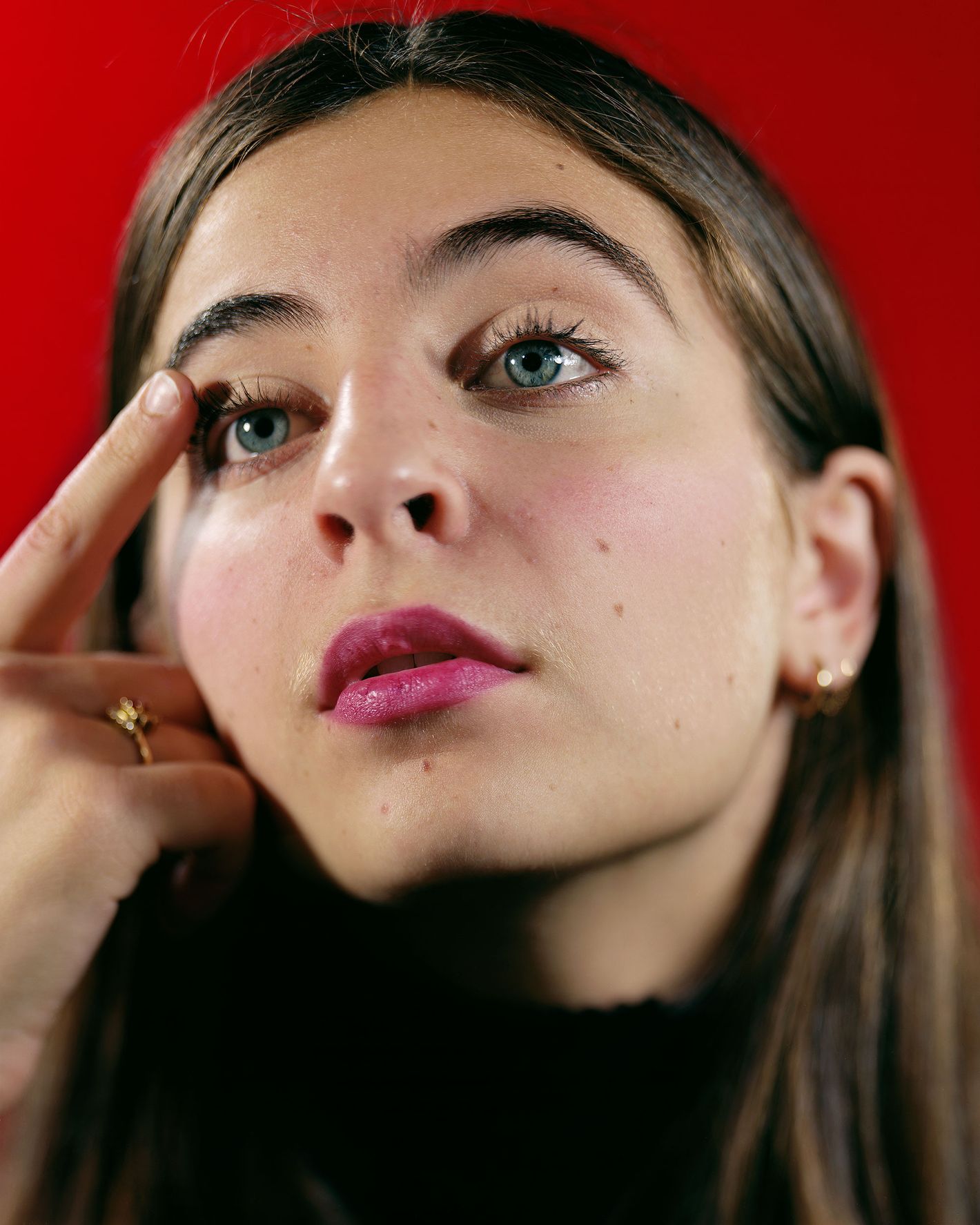 The ‘Mirror Face’ of 17 New York Women