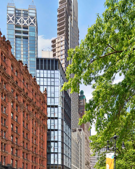 A New Tower Downtown That Doesn’t Fight Its Neighbors