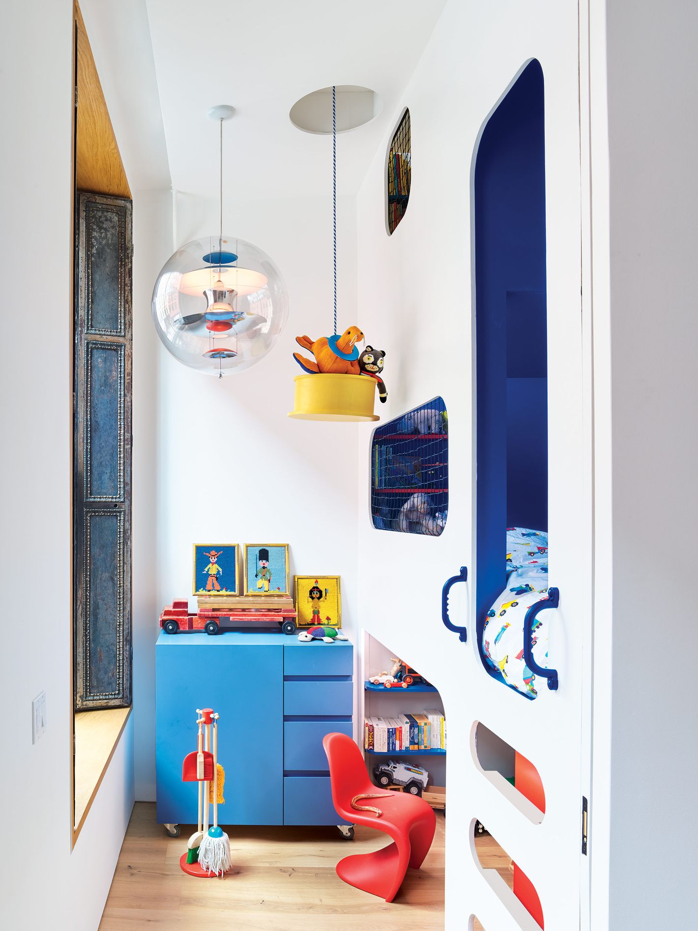 These Minimalist Pod Rooms Maximize Form, Function, and Fun
