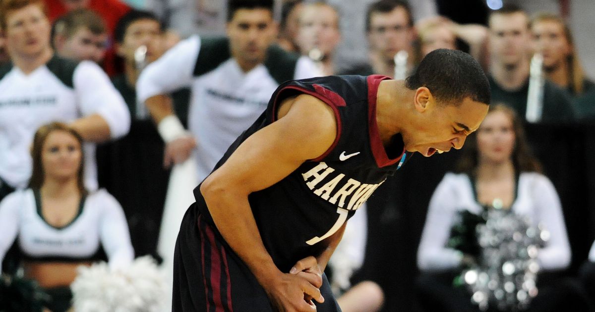 How the Harvard Club Does March Madness