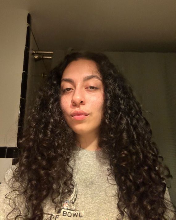 We Tried Shakira’s Hair-care Brand, Isima, on Our Curls