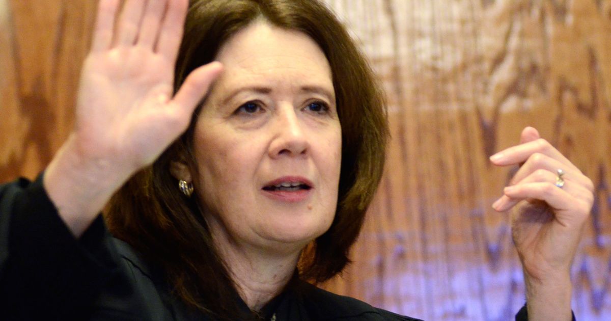 The Judge Who Presides Over a ‘Social Emergency Room’