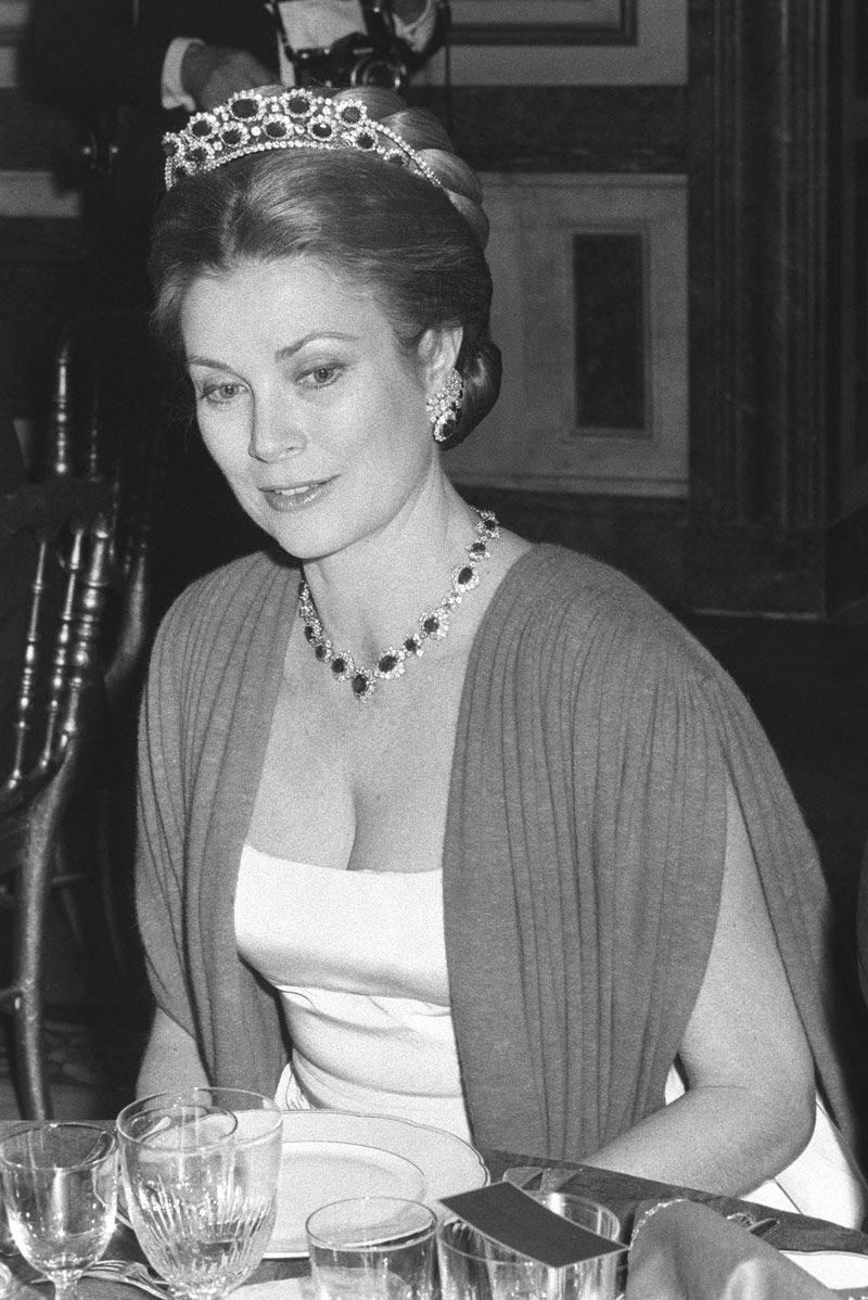 Liza, Liz, Grace Kelly, and More on the Versailles Scene