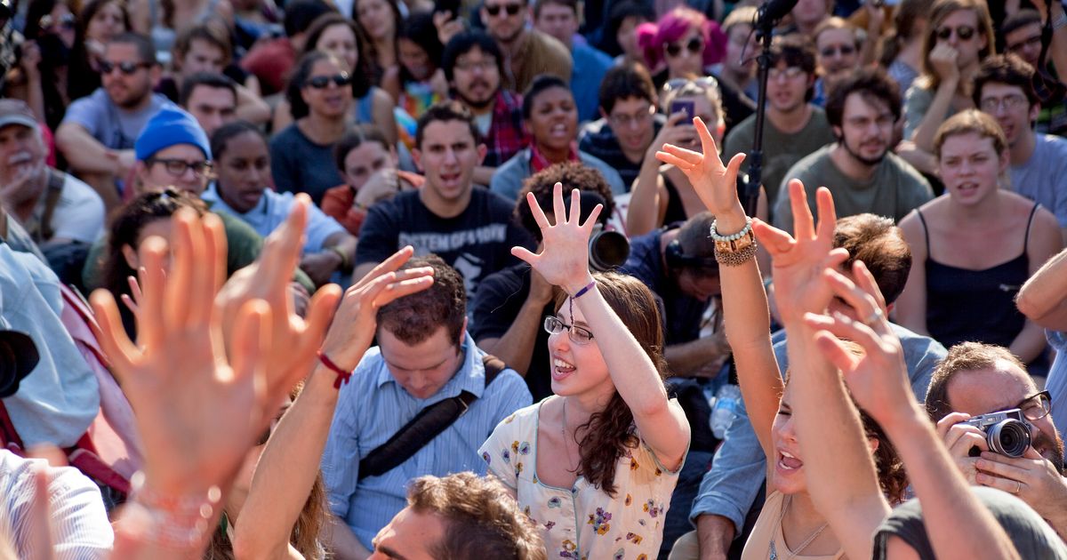 Jazz Hands and Waggling Fingers: How Occupy Wall Street Makes Decisions