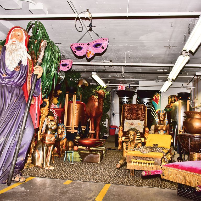 Photos: We Visited Saturday Night Live’s Set-Building Factory ...