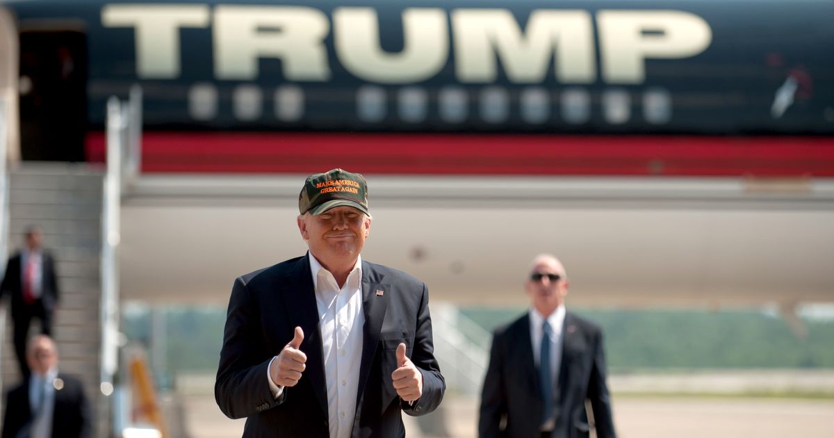 U.S. Needs New FAA Head, Trump Offers His Personal Pilot