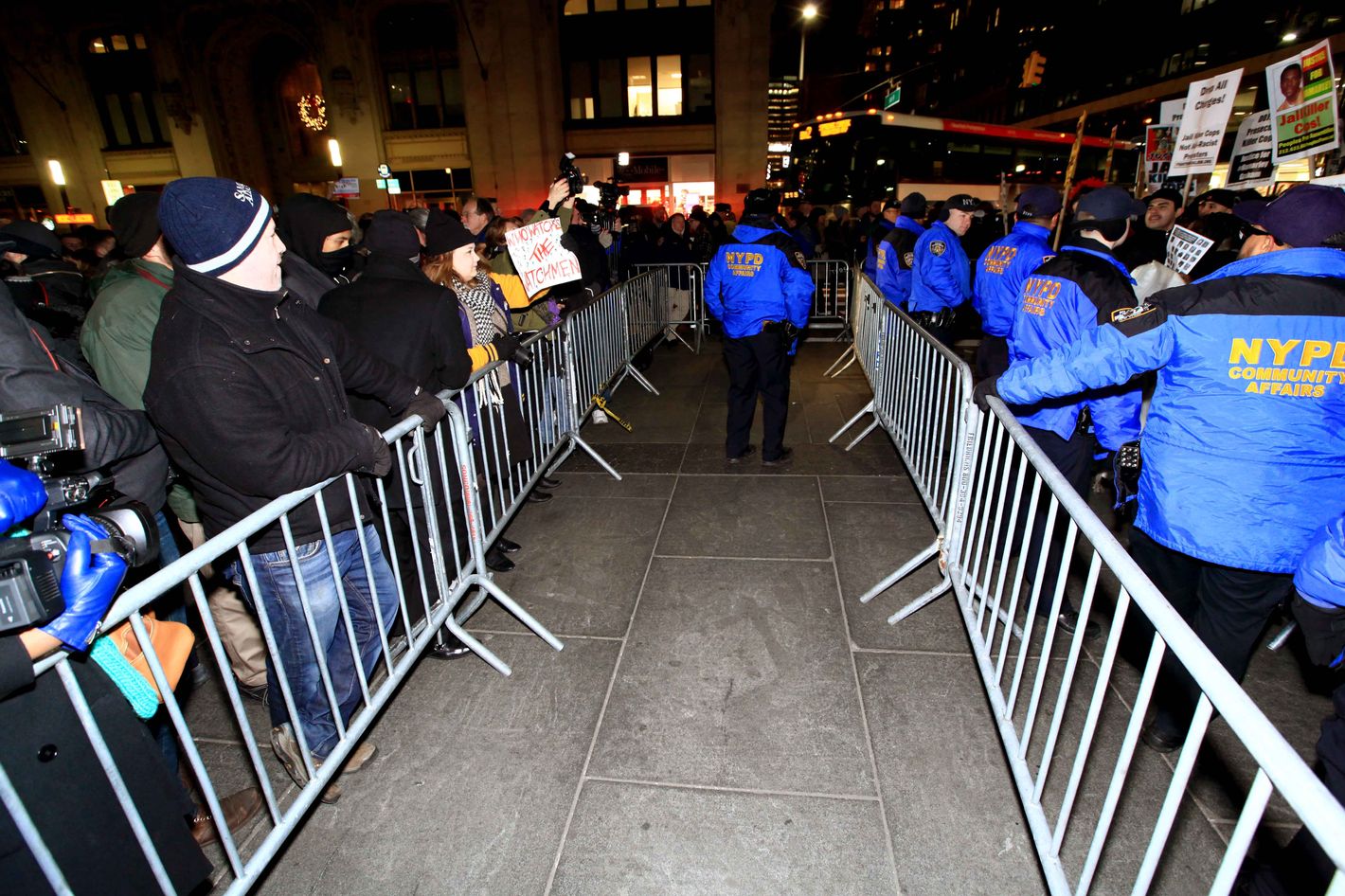 Scenes From Friday Night’s Pro-Cop Rally