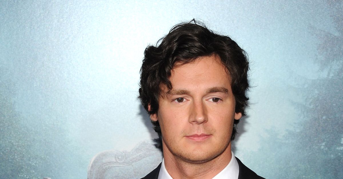 Benjamin Walker Joins Cat on a Hot Tin Roof