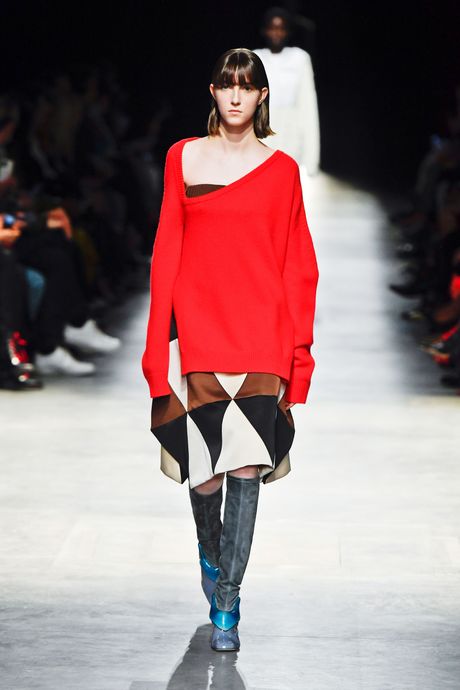 Red Took Over the Runways at London Fashion Week