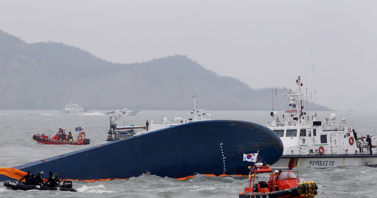 South Korean Ferry Survivors Say Evacuation Orders Came Too Late