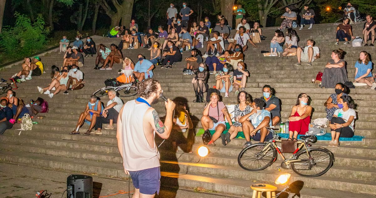 What It’s Like to Go to an Outdoor Comedy Show