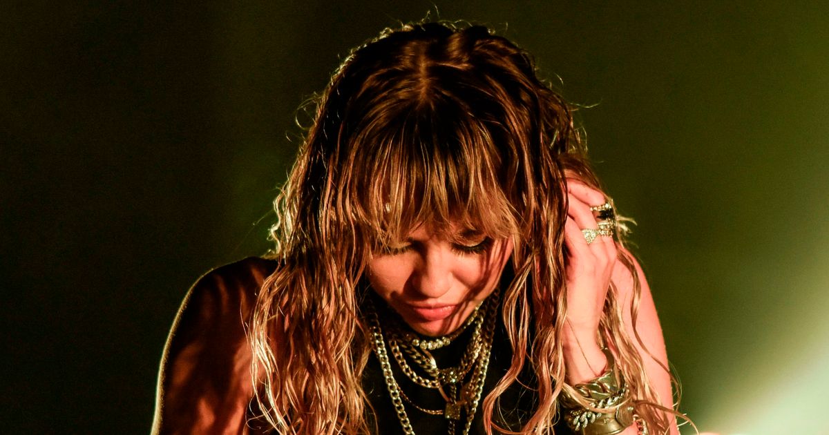 Miley Cyrus Processes the Breakup With ‘Slide Away’