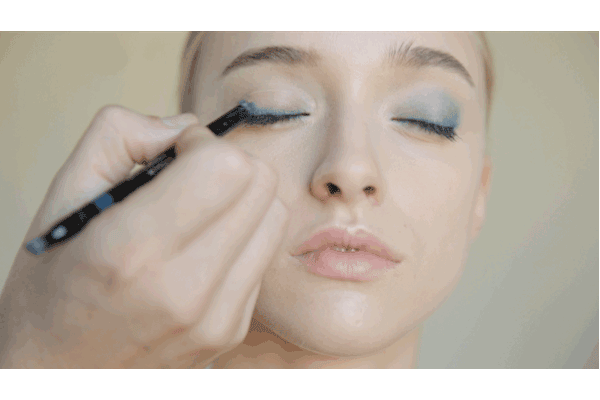 How to Make Your Eye Shadow Actually Stay On
