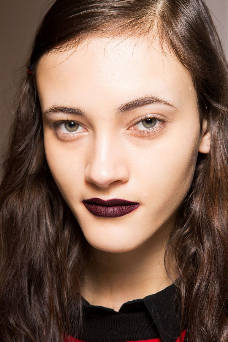 21 Pictures to Inspire Your Darkest Lipstick Fantasies