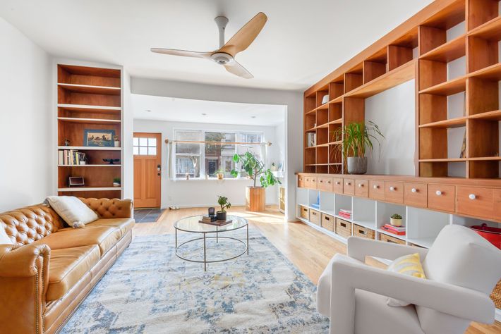 A Customized Glendale House With a Bright-Red Staircase