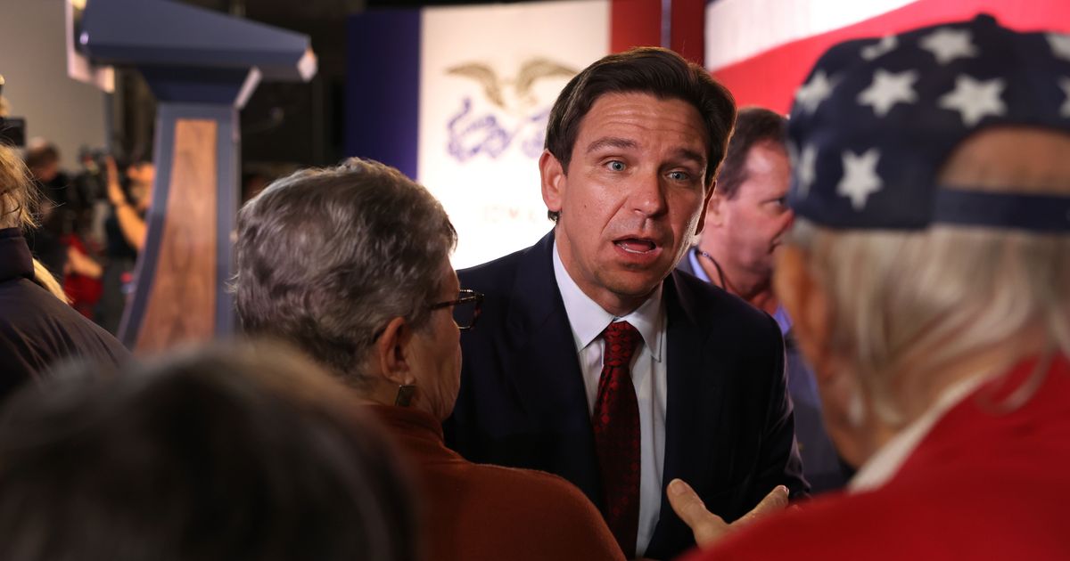 DeSantis Hangs On in Iowa Despite Campaign Turmoil