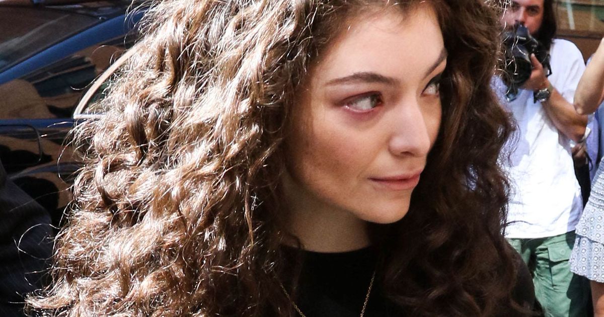 Lorde Debuts Chic Red-Eye Trend at NYFW