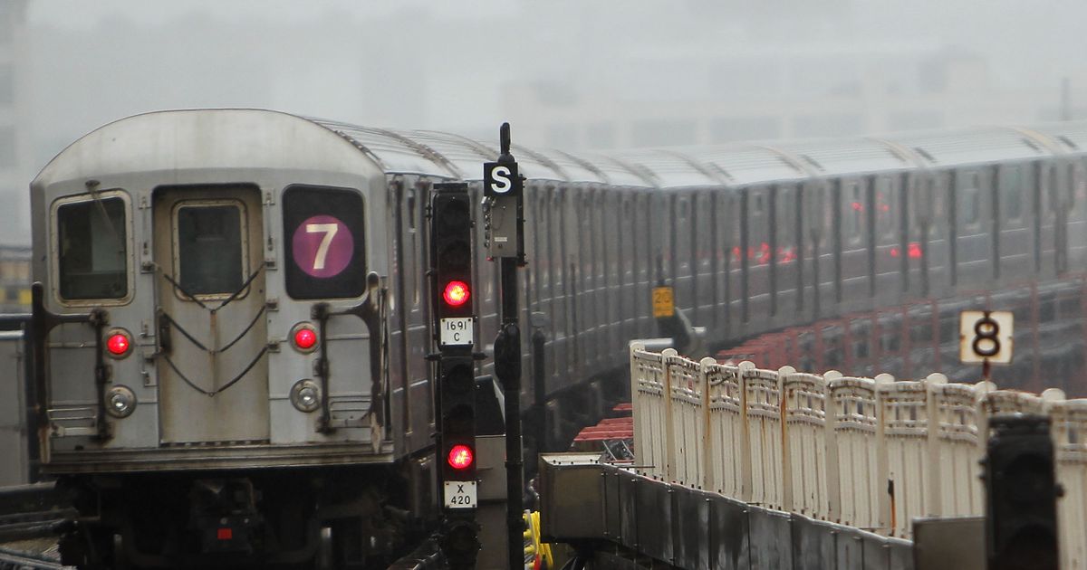 7 Train Service Has Finally Resumed