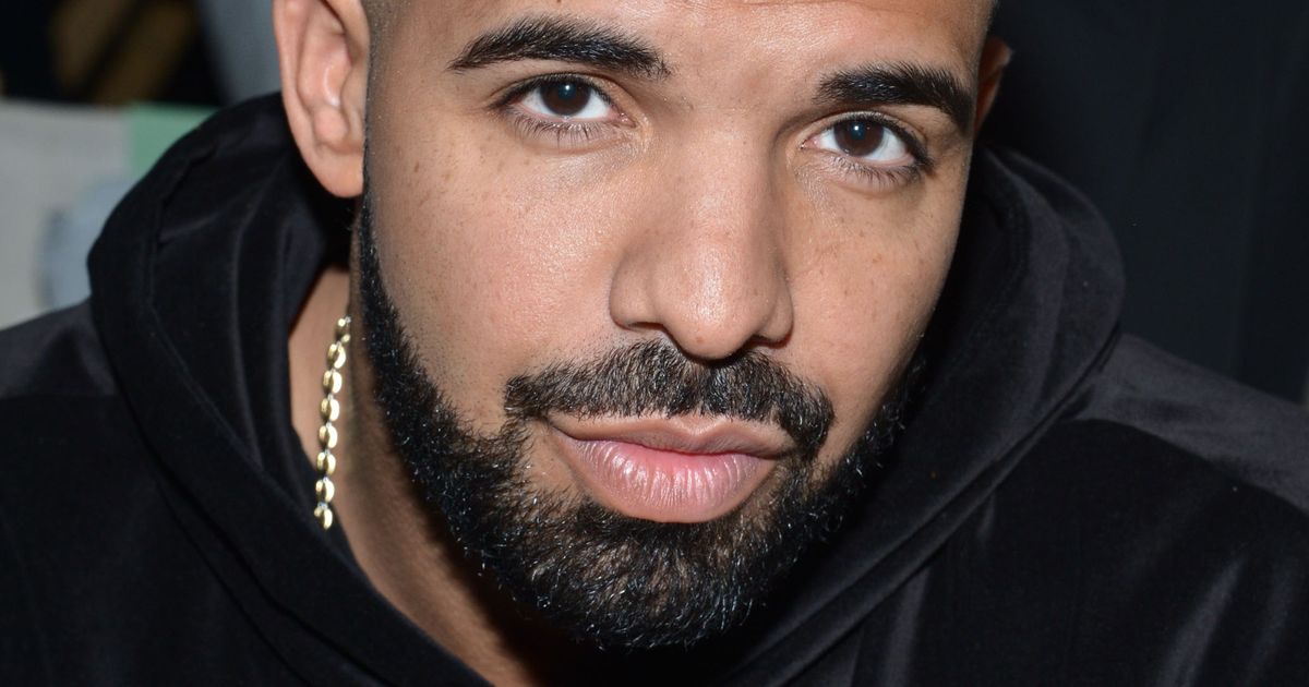 Watch Drake Perform ‘Hotline Bling’ and Dance at Someone’s Bat Mitzvah