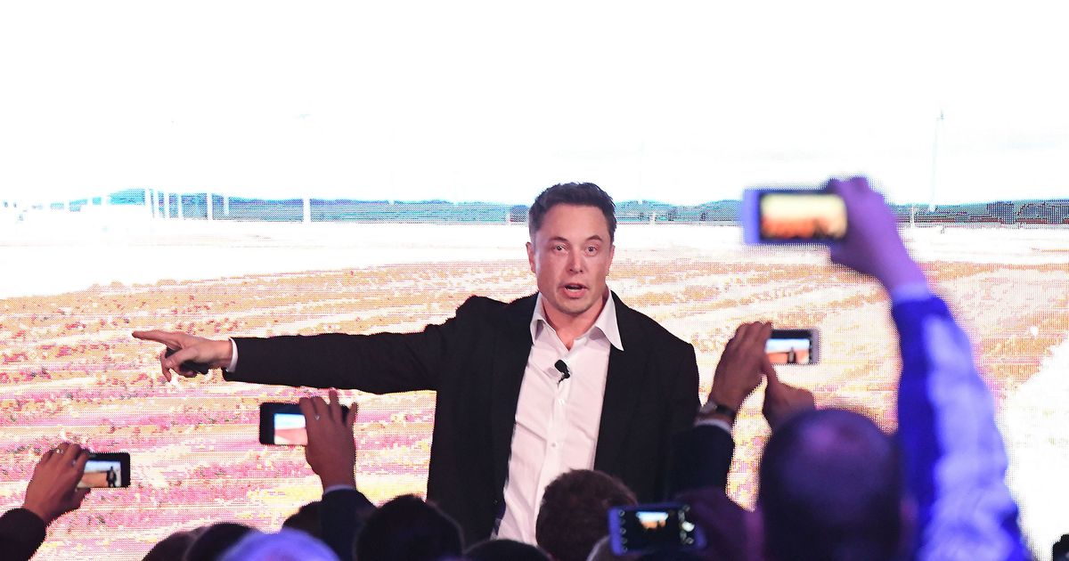 Elon Musk Yells ‘Shame’ at Journalists Who Reported Layoffs