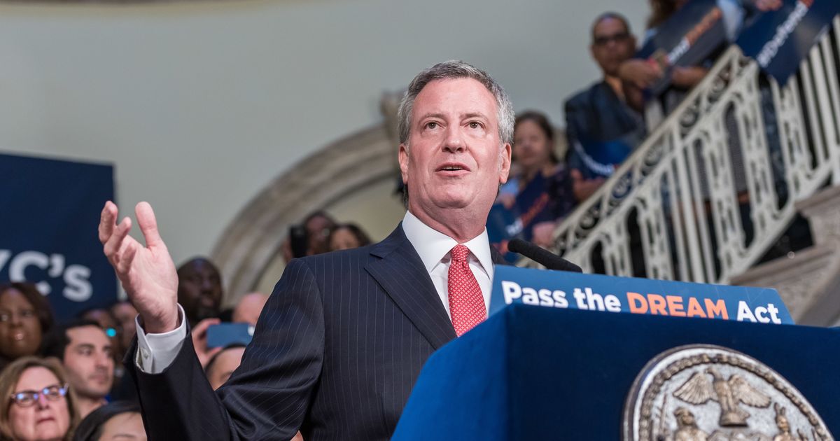 Mayor de Blasio Easily Wins Low-Turnout Democratic Primary