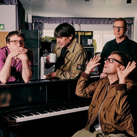 Kristen Wiig and Bill Hader Star in the Skeleton Twins Trailer