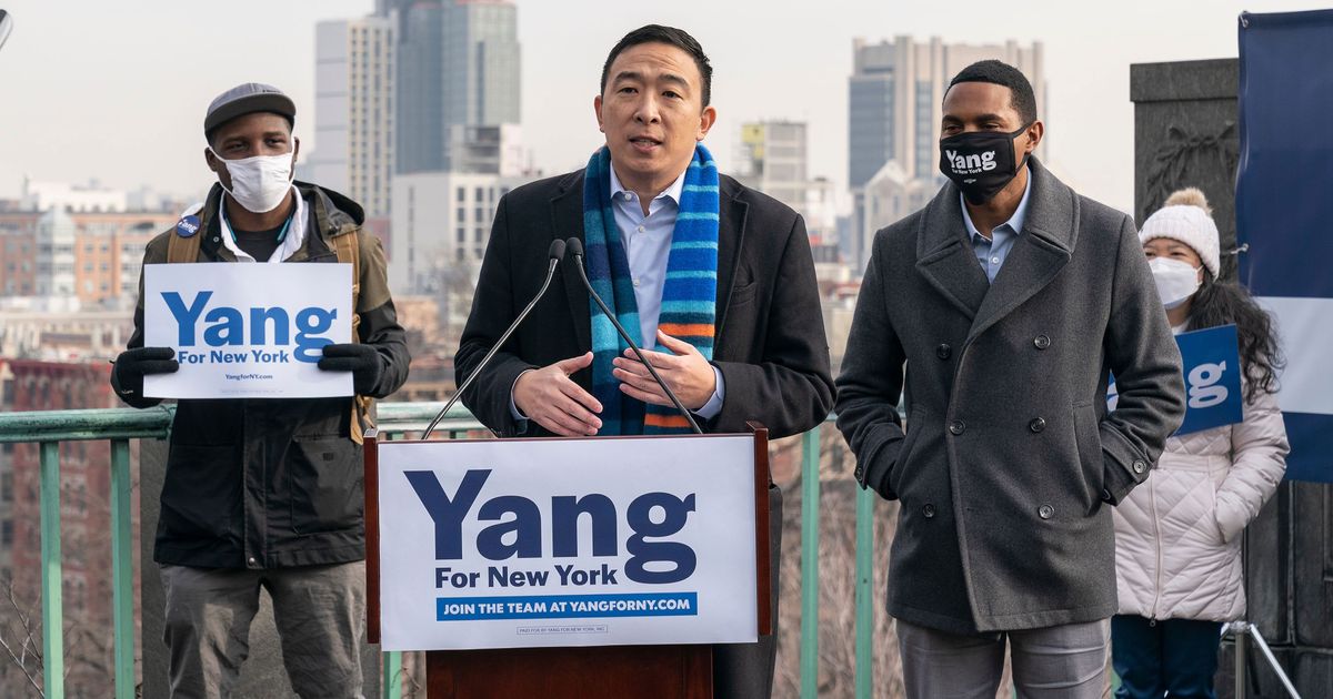 Andrew Yang, Who Is Absolutely a New Yorker, Went to a Deli