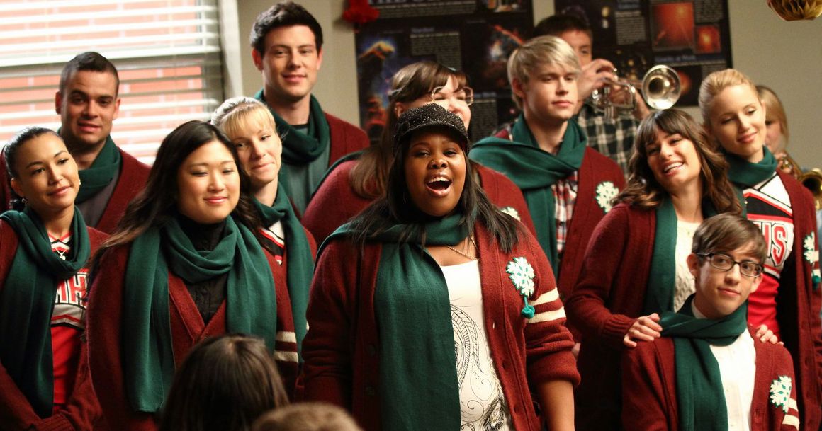 Hear Glee’s Version of ‘Santa Claus Is Coming to Town’
