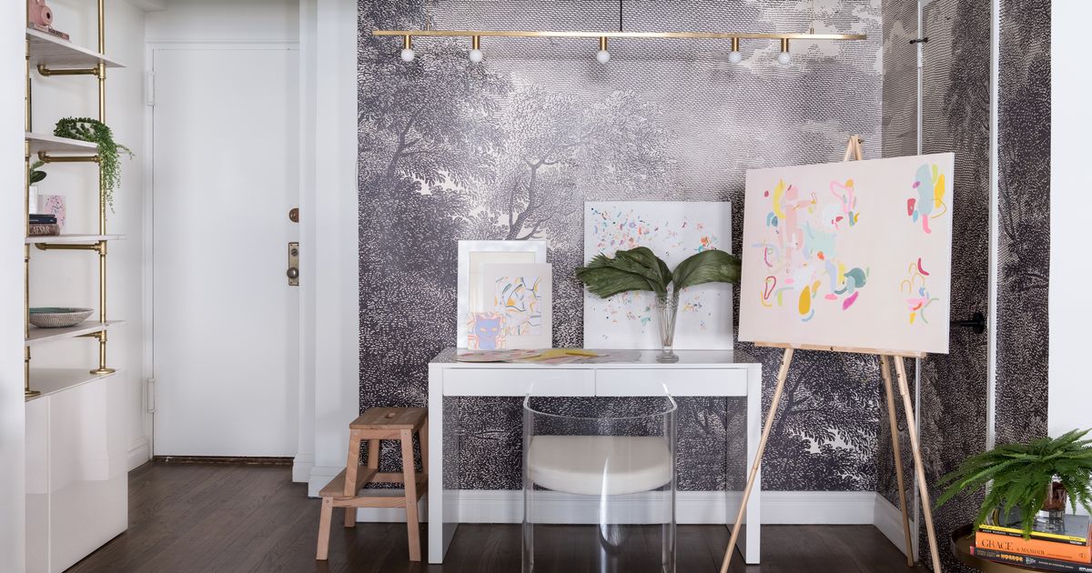 Maximizing and Personalizing a 900-Square-Foot Apartment