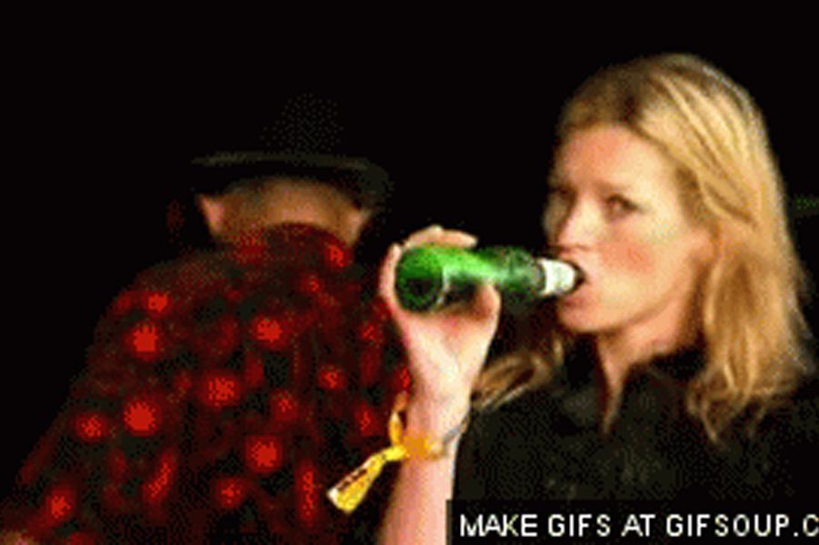 16 Mesmerizing Kate Moss GIFs for Her 40th Birthday