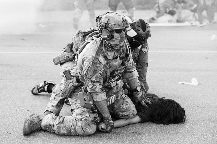 Did ICE Really Zip-Tie Children in a Chicago Raid?