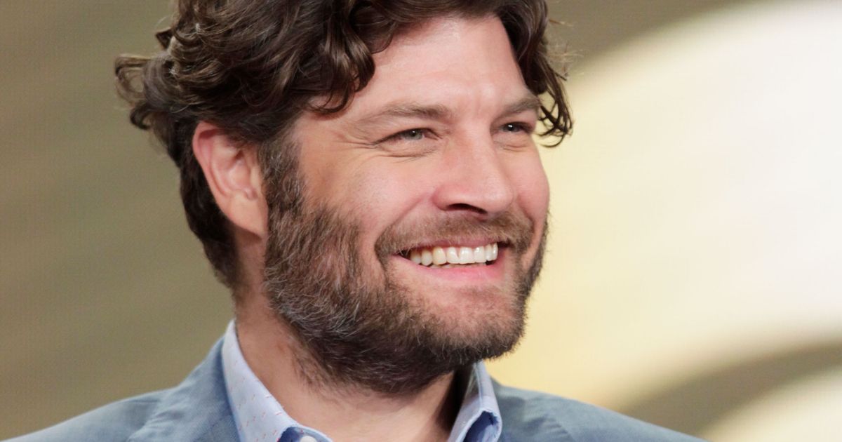 Jay R. Ferguson Didn’t Expect to Do Comedy, But He’s […]