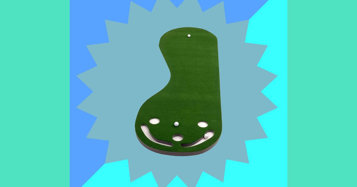 An On-Sale Indoor Putting Green That Arrives by Father’s Day | The ...