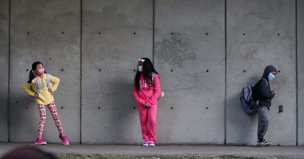 The Problem With the CDC’s Six-Foot Rule for Schools