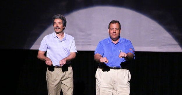 Chris Christie and Jimmy Fallon Perform ‘The Evolution of Dad Dancing’