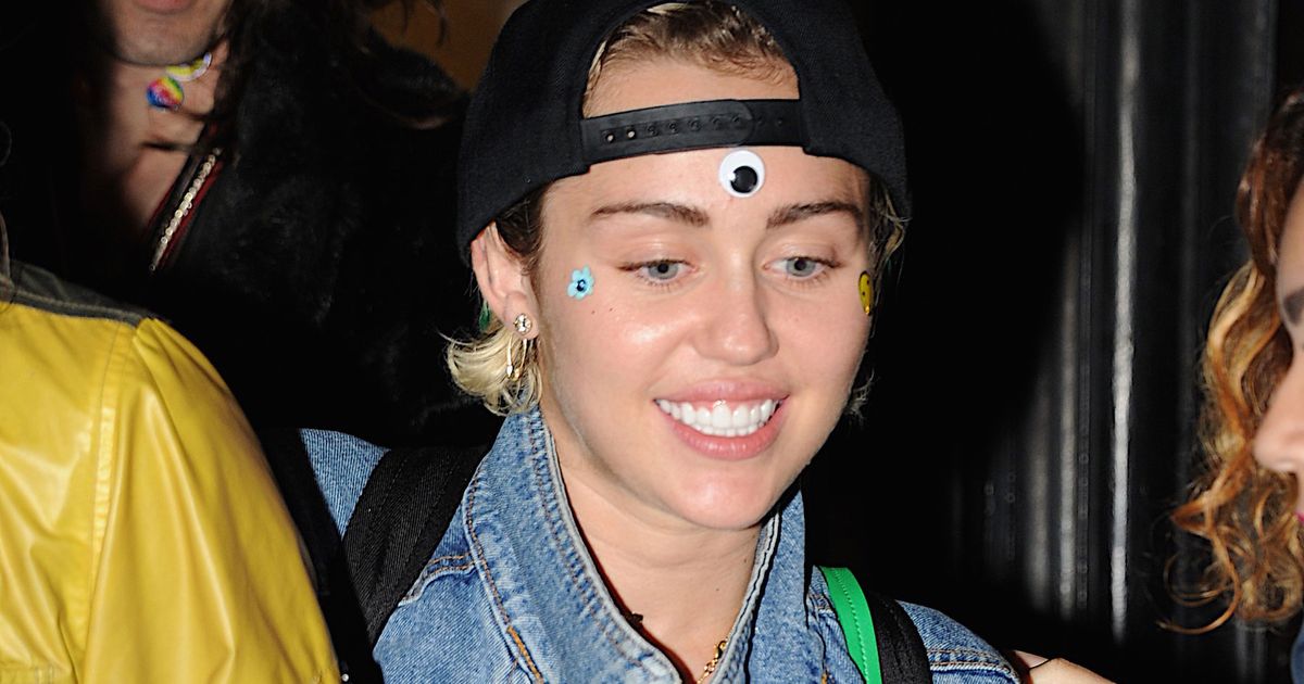 Miley Cyrus Wore a Googly Eye on Her Forehead