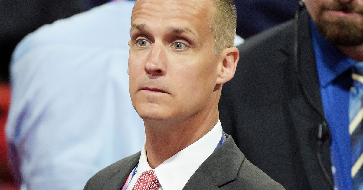 CNN’s Corey Lewandowski Deal Is Increasingly Embarrassing