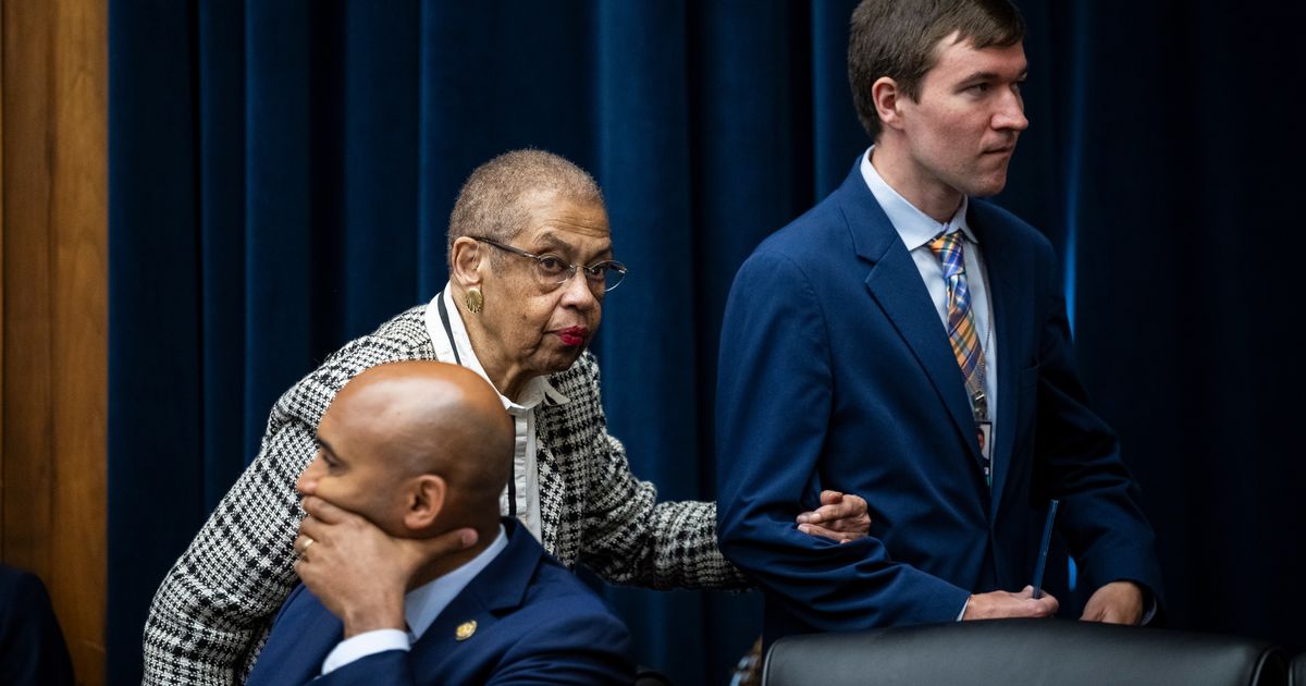 The Signs of Cognitive Decline in Eleanor Holmes Norton